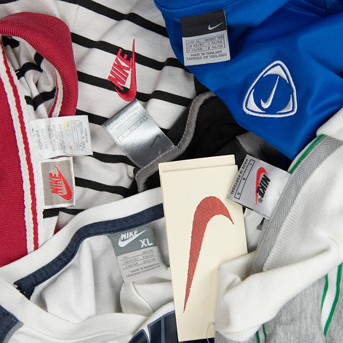 Nike Vintage e Second Hand: T-shirt, Felpe, Giacche e Pantaloni – Closack
